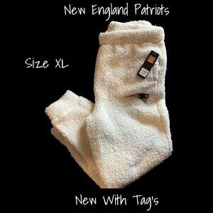 NFL | Tops | New England Patriots Embroidered Sherpa Set Nfl Team ...